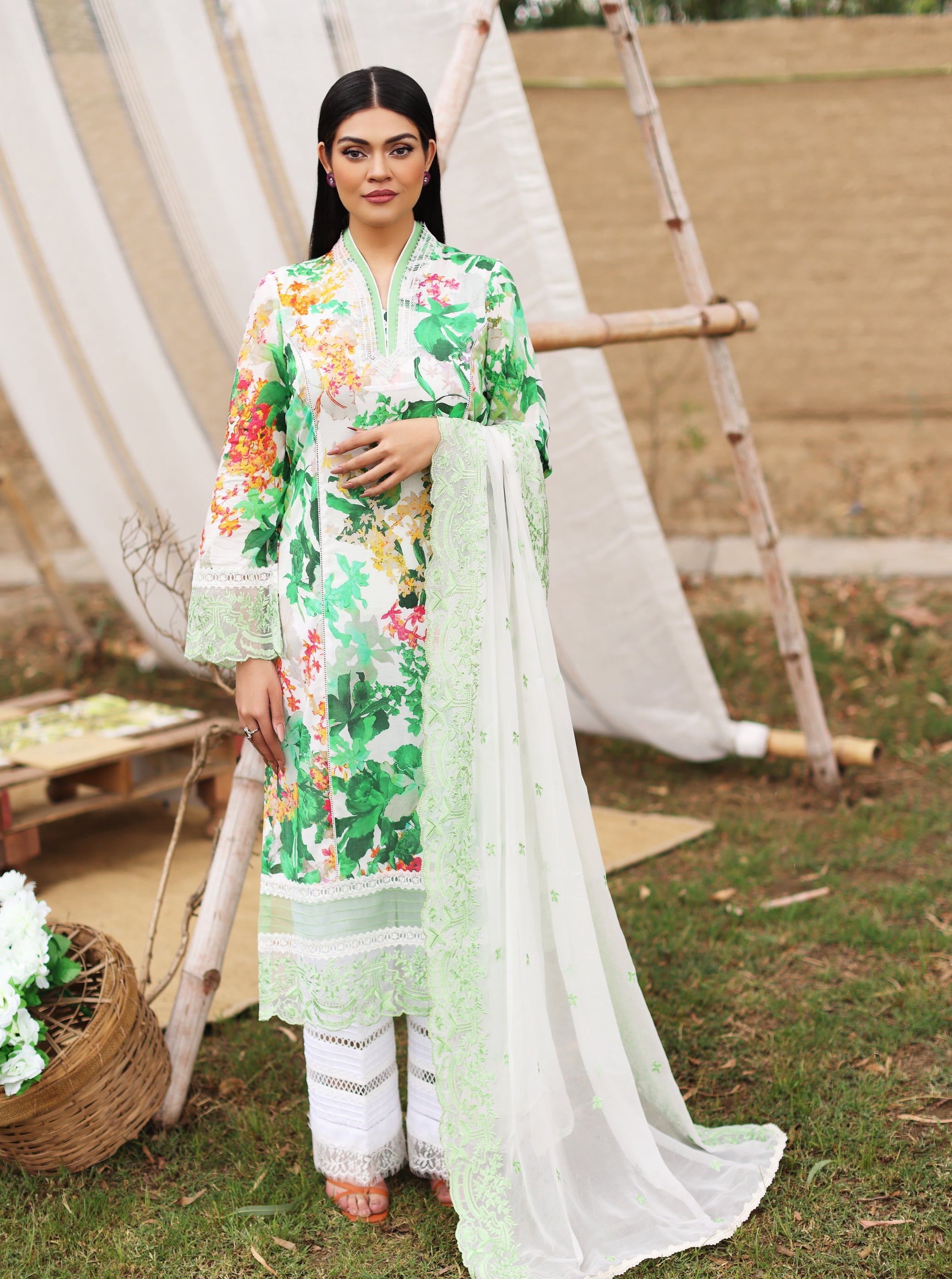 Lawn Stitched – Sable Vogue